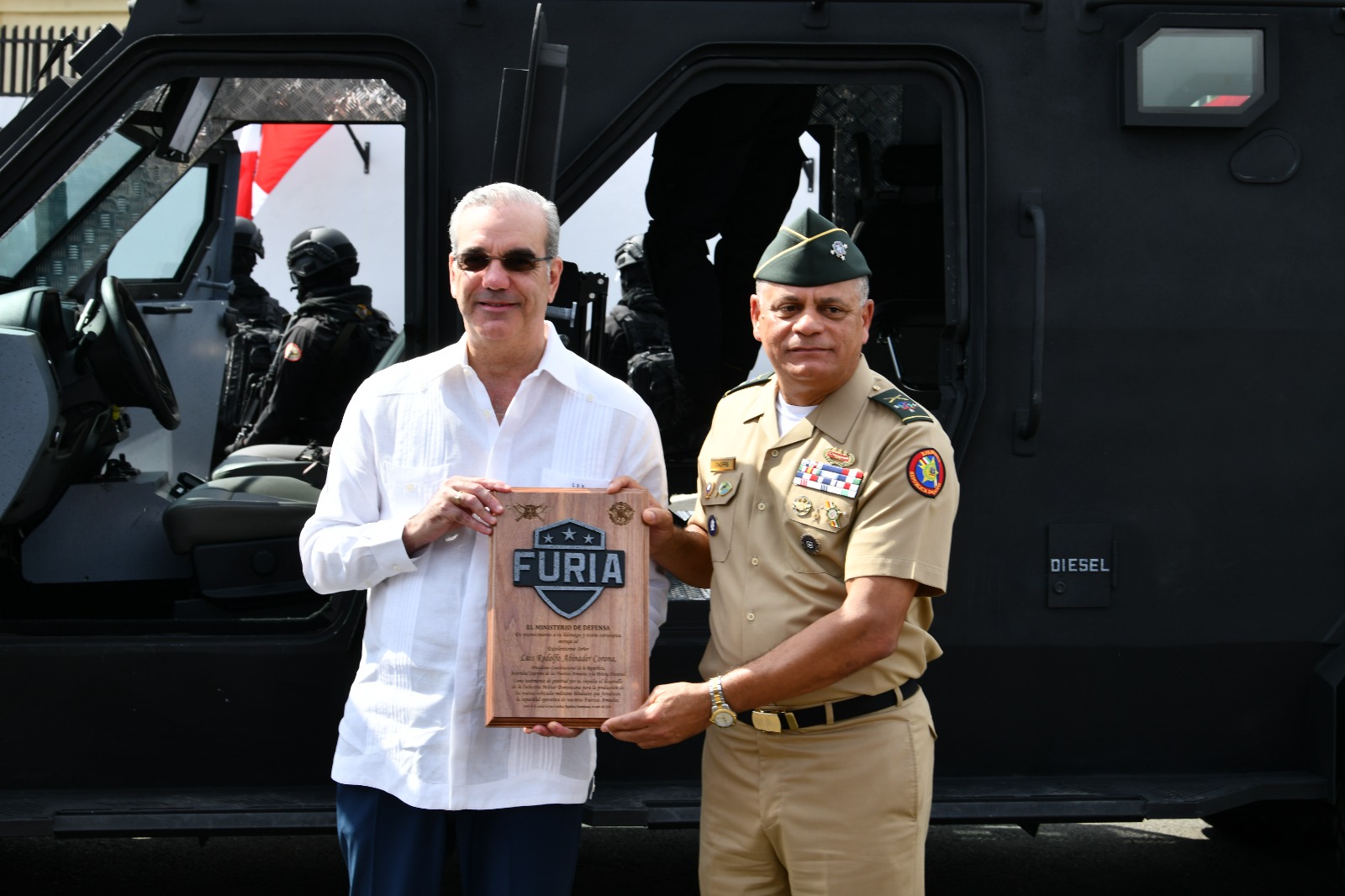 Luis Abinader presenta el vehículo blindado FURIA en San Cristóbal – La ...